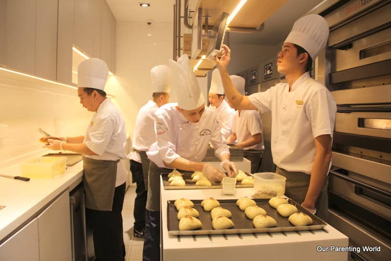 BreadTalk launched its first global new store concept in Singapore ...